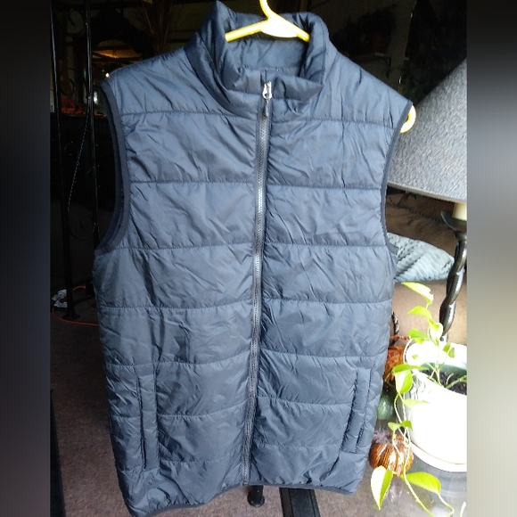 Swiss Tech | Jackets & Coats | Nwot Black Swiss Tech Puffer Vest ...